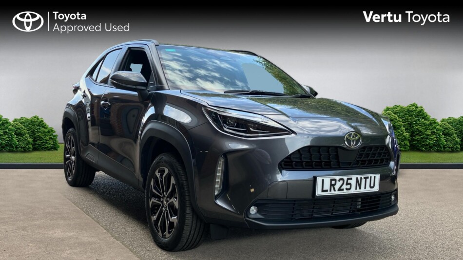 Used Toyota Yaris Cross 1.5 Hybrid Design 5dr CVT Hybrid Estate for Sale | Vertu Motors